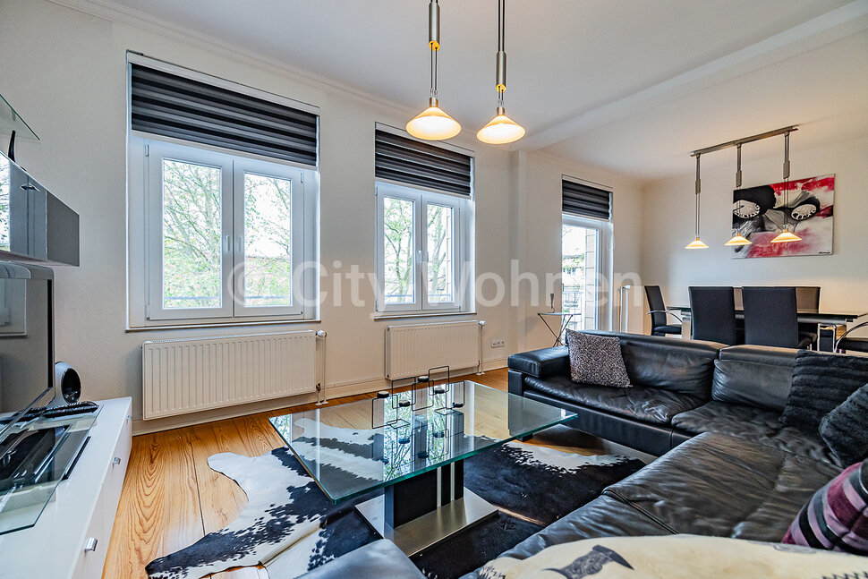 Hochwertig möblierte Wohnung mit Balkon in Alsternähe Hamburg ...