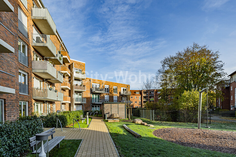 Möblierte Wohnung in Hamburg-Schnelsen mit Balkon und PKW-Stellplatz ... Möblierte Wohnung in Hamburg-Schnelsen mit Balkon und PKW-Stellplatz ...
