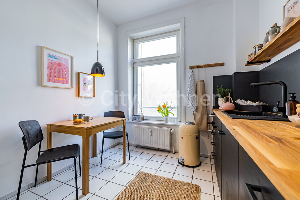 Charmante Altbauwohnung mit Balkon, geschmackvoll ausgestattet, in ...