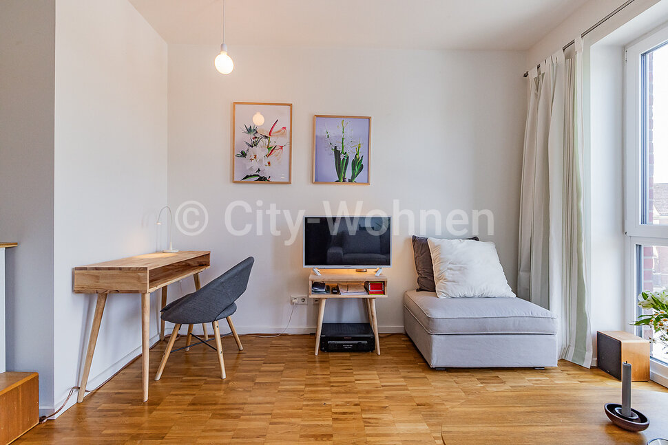 Möblierte 2-Zimmerwohnung mit Balkon und Loggia in Hamburg-Stellingen ...