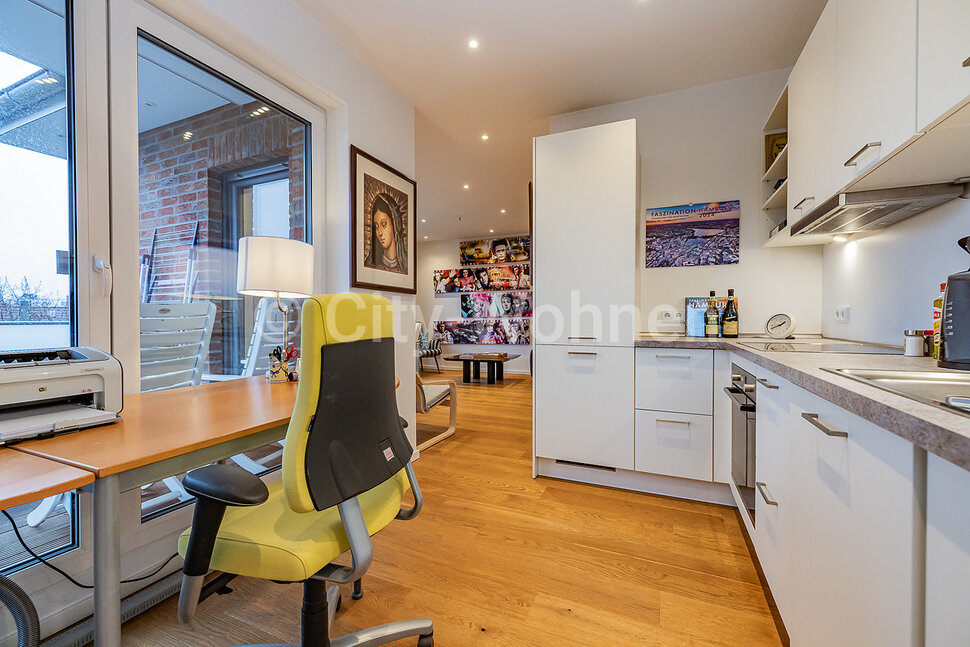 Lichtdurchflutete 2 Zimmer Wohnung mit Balkon und Parkplatz im grünen Hamburg-Hummelsbüttel ...