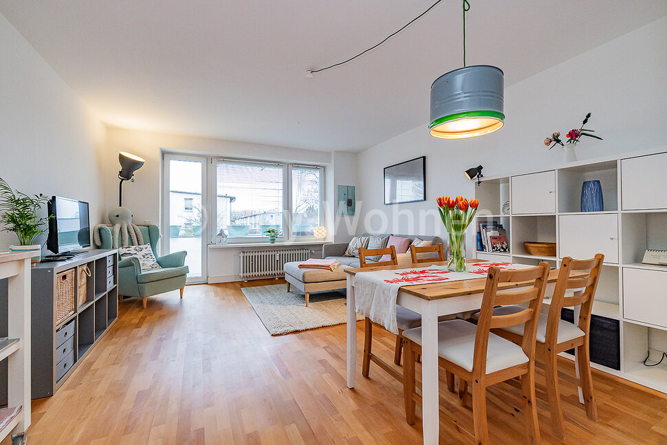 Very quietly located 3-room apartment with sunny balcony and parking ...