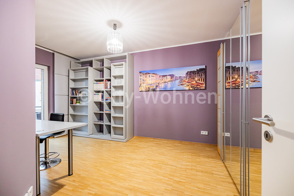 Großzügige, modern ausgestattete Wohnung mit Wintergarten und Balkon in ...